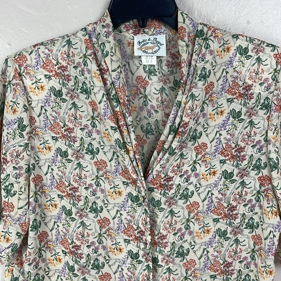 Fritz & Lloyd | Tops | Vtg Fritz Lloyd Beige Floral Button Up Top Sz 2 ...